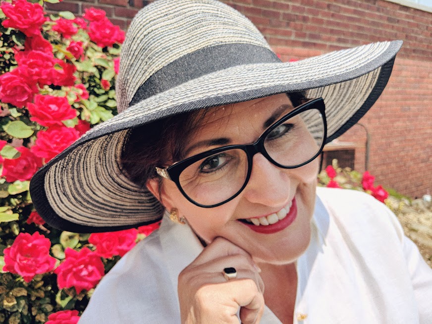 Deborah J. Holliday, MSW – True You Treasure Hunter & Anti-Influencer
